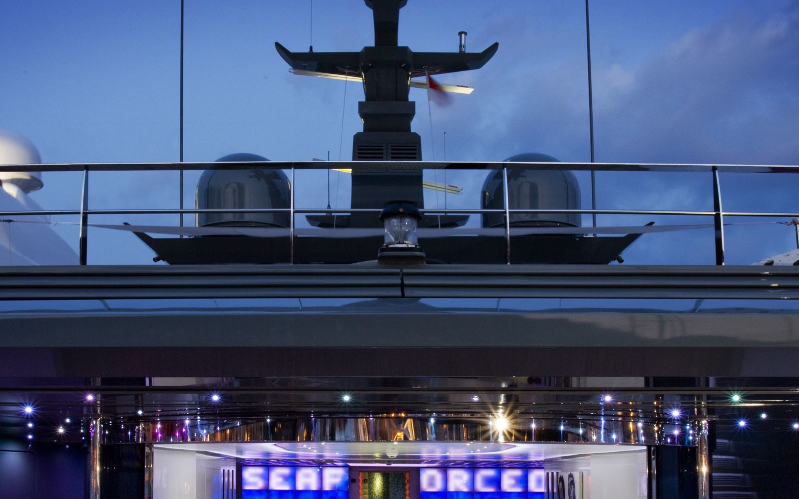 Yacht SEA FORCE ONE, CNL | CHARTERWORLD Luxury Superyacht Charters